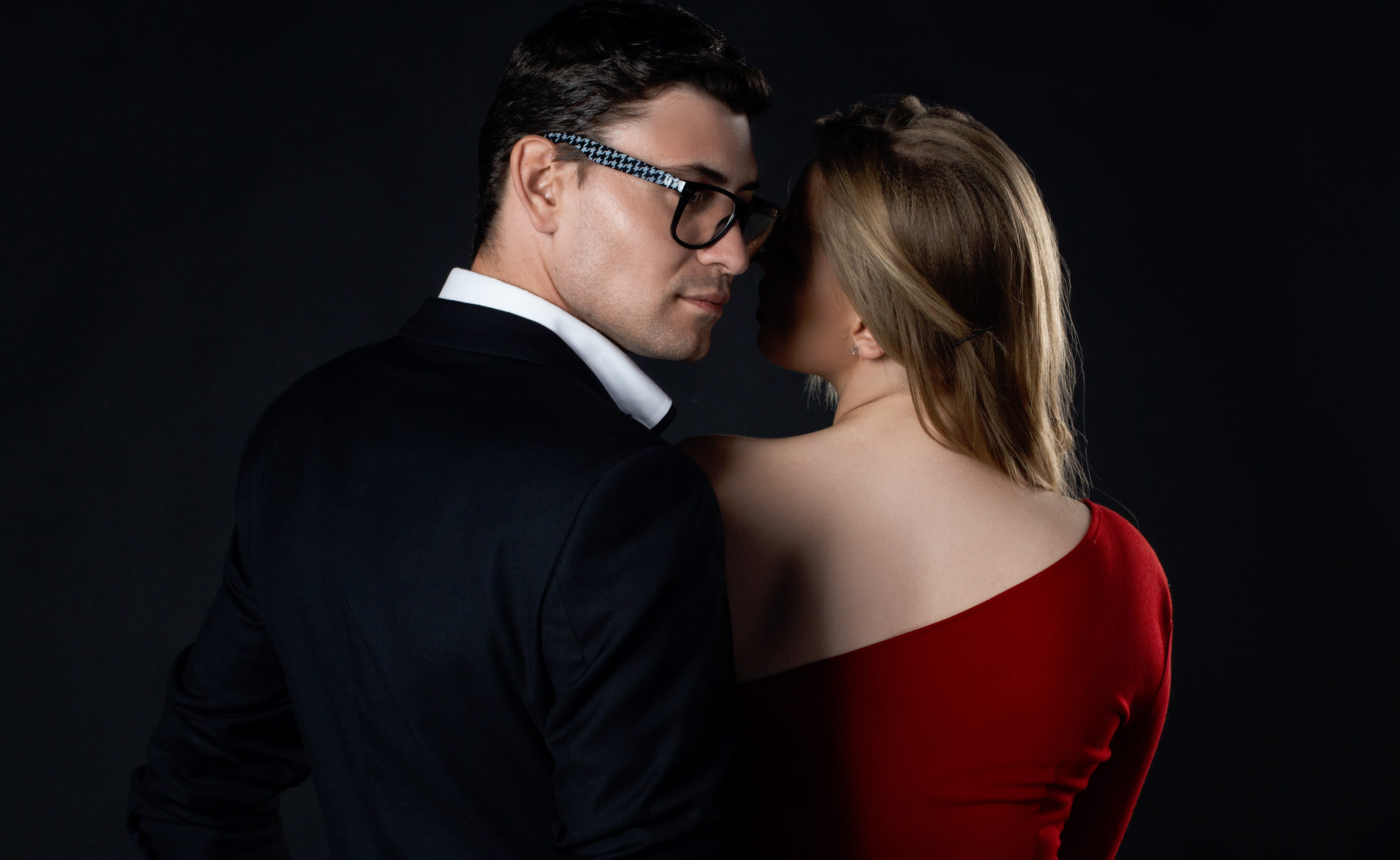 Dois-je dire "mon épouse" ou "ma femme" ? - Savoir Vivre